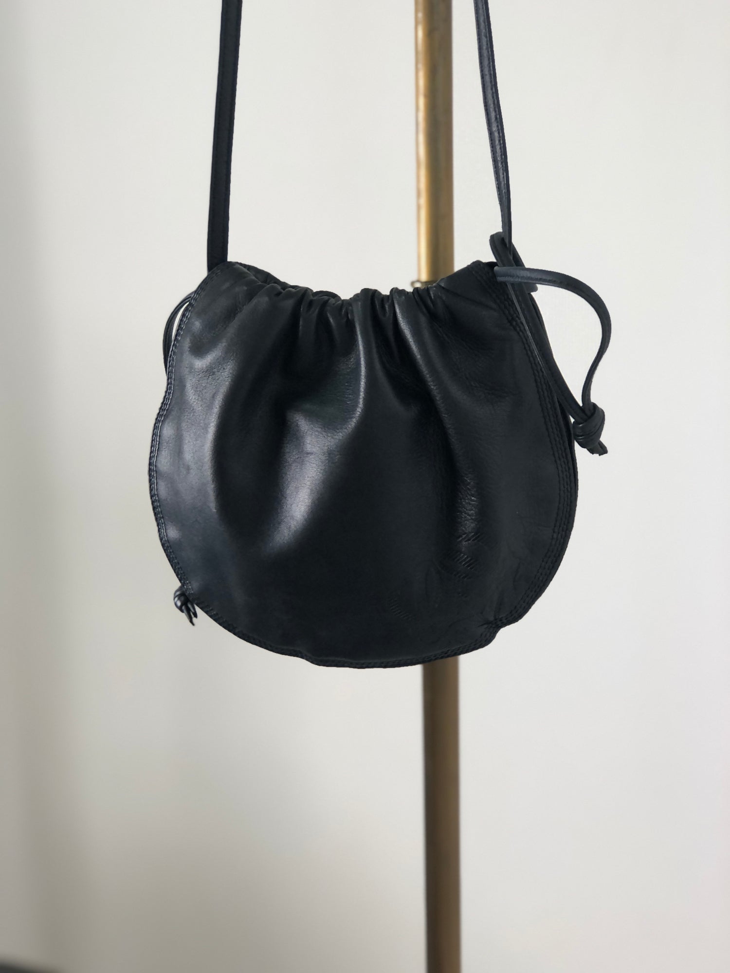 LOEWE Anagram Leather Drawstring Shoulder bag Navy Vintage ddgyk5 ...